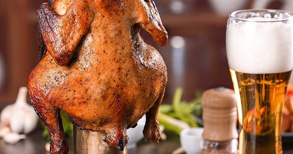 Knuspriges Brathähnchen auf Bierdose im Ofen – lecker & einfach